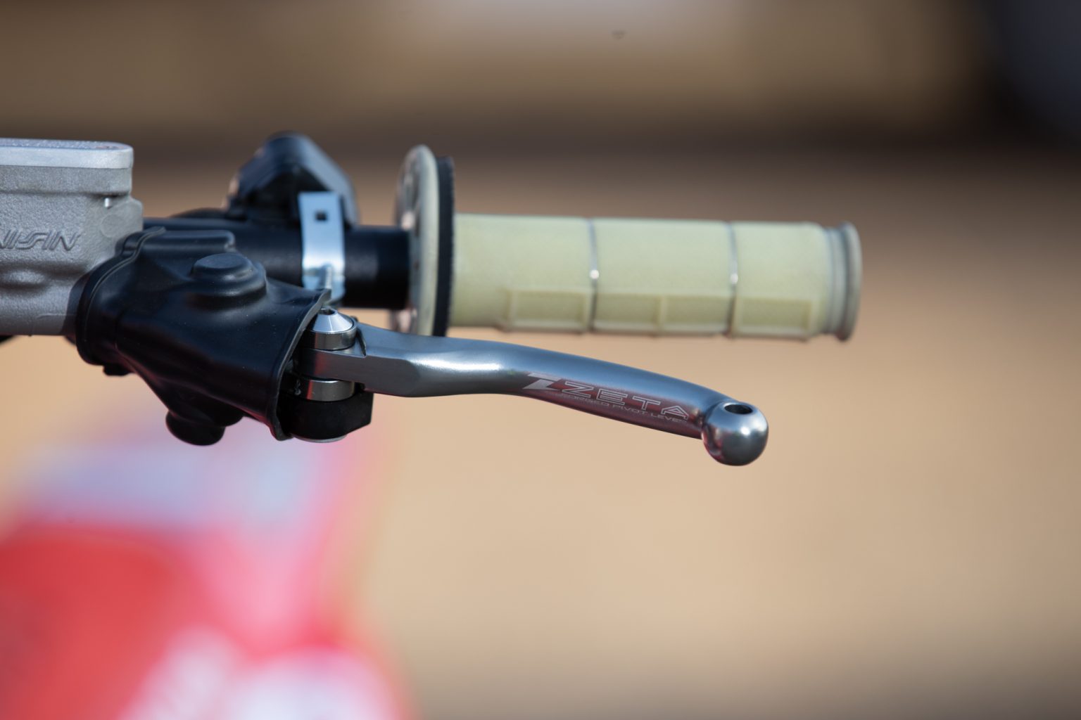 日本最高峰の場で活躍する ZETA Racingのリアルレーシングパーツ - RIDE-HACK