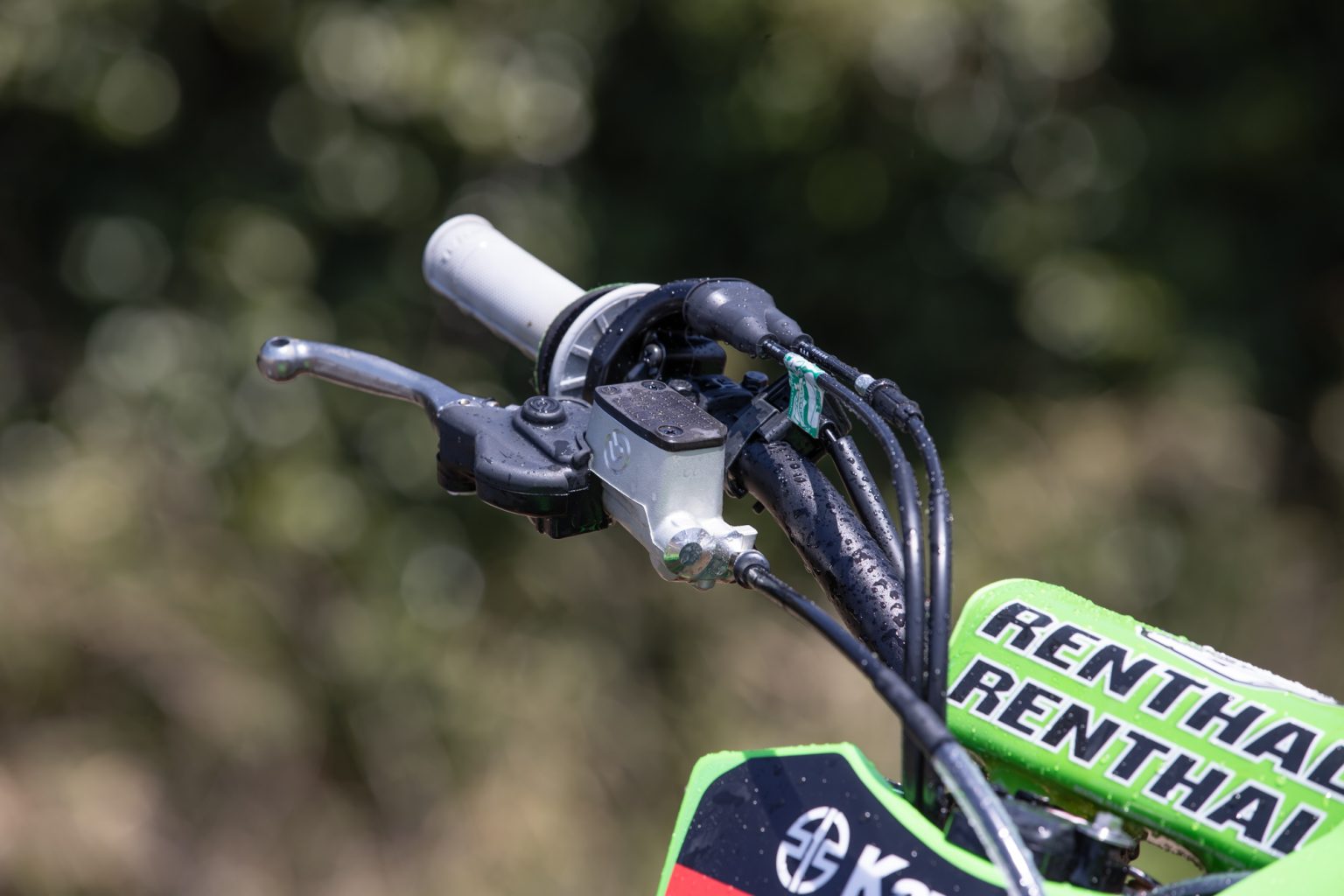 日本最高峰の場で活躍する ZETA Racingのリアルレーシングパーツ - RIDE-HACK