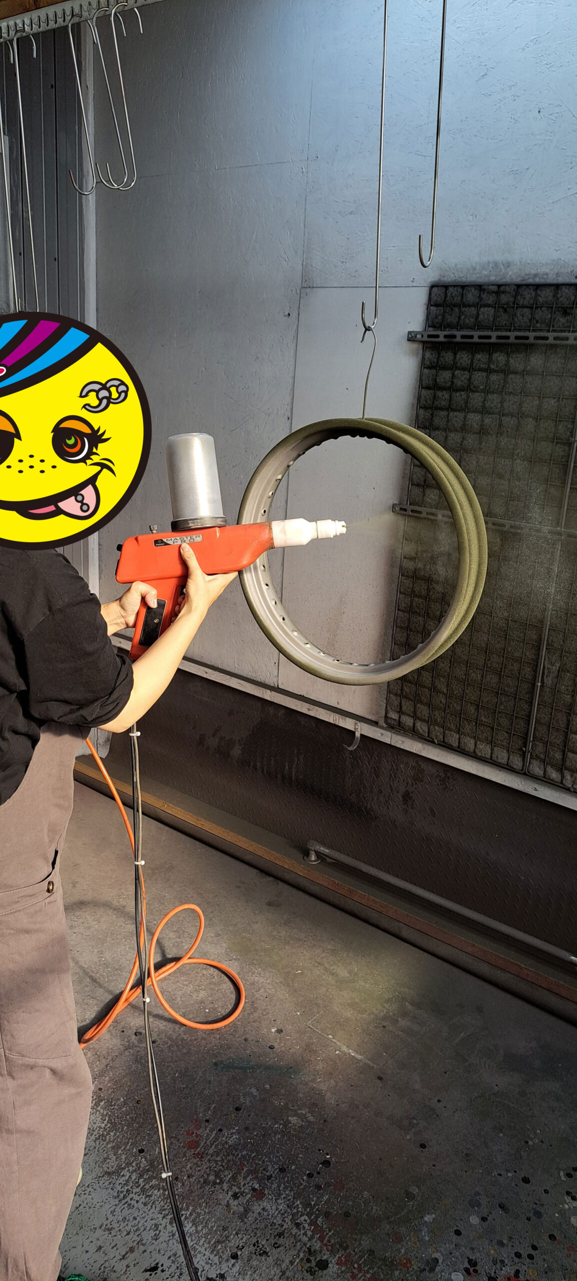 初めてのバイクカスタム【Vol.2ホイール塗装編】～DF-CRAFTで施工体験させてもらいました～ - RIDE-HACK