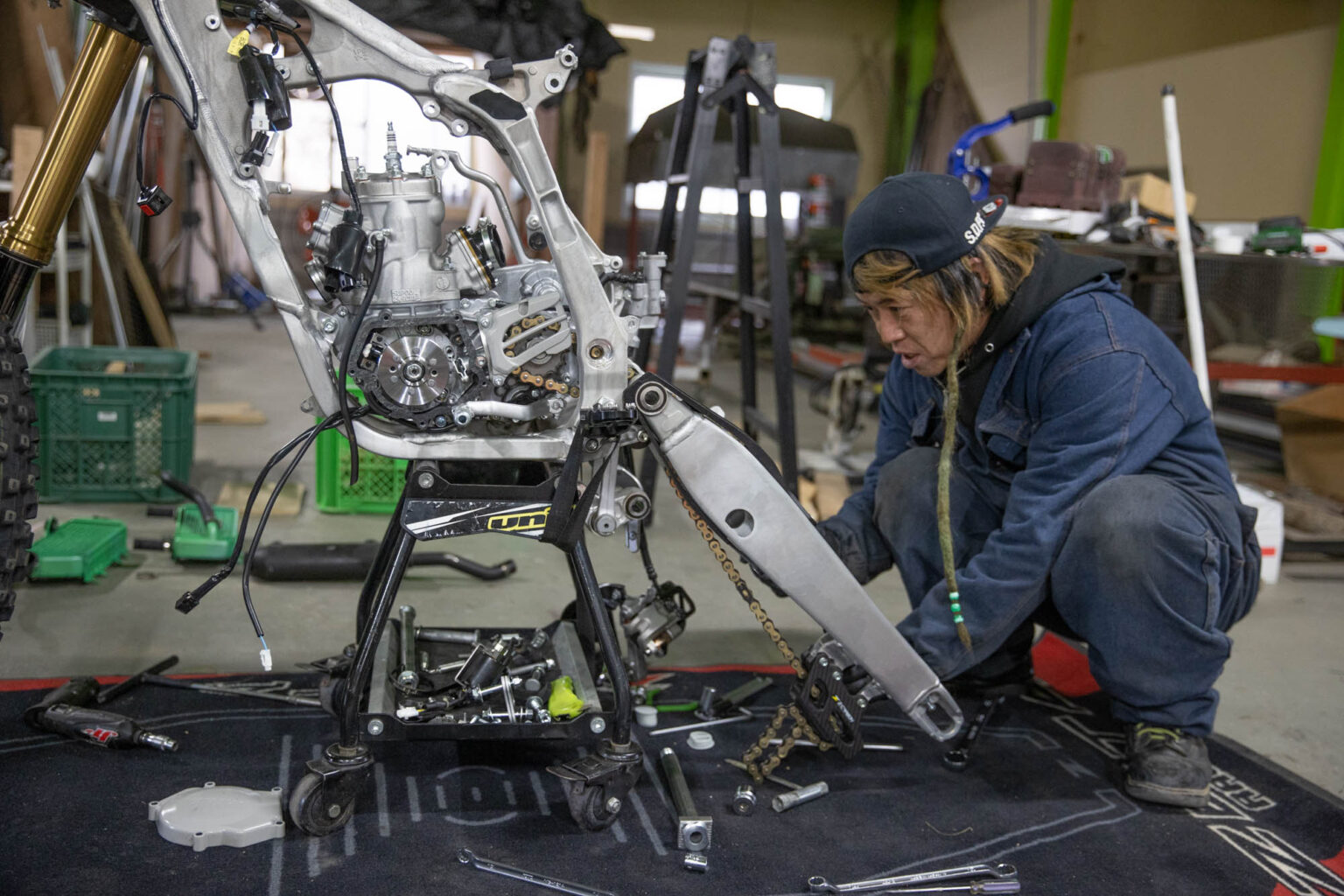 ダイスのバイクリビルド大作戦！ DF-CRAFTでフレームを真っ白に塗ろう - RIDE-HACK